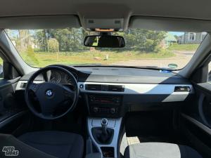 Grey BMW 318 2010 in Raseiniai, with an engine capacity of 2.00 L and mileage of 233 thousand km for 2950 €, photo 18 on AUTOMOTO.COM.LV