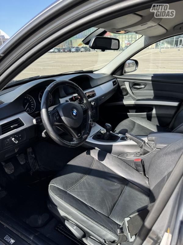Grey BMW 318 2010 in Siauliai, with an engine capacity of 2.00 L and mileage of 323 thousand km for 3500 €, photo 7 on AUTOMOTO.COM.LV