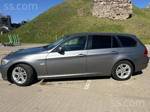 Grey BMW 318 2010 in Rezekne, with an engine capacity of 2.00 L and mileage of 310 thousand km for 4200 €, photo 2 on AUTOMOTO.COM.LV