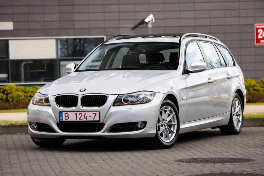 Grey BMW 318 2010 in Jelgava, with an engine capacity of 2.00 L and mileage of 281 thousand km for 5500 €, photo 3 on AUTOMOTO.COM.LV