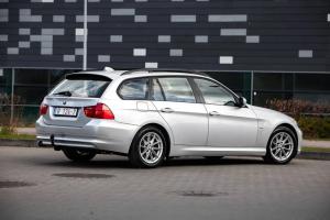 Grey BMW 318 2010 in Jelgava, with an engine capacity of 2.00 L and mileage of 281 thousand km for 5500 €, photo 6 on AUTOMOTO.COM.LV