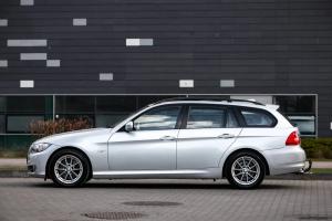 Grey BMW 318 2010 in Jelgava, with an engine capacity of 2.00 L and mileage of 281 thousand km for 5500 €, photo 7 on AUTOMOTO.COM.LV