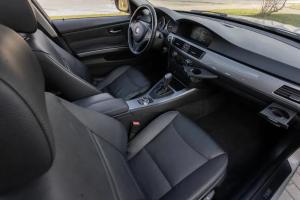 Grey BMW 318 2010 in Jelgava, with an engine capacity of 2.00 L and mileage of 281 thousand km for 5500 €, photo 22 on AUTOMOTO.COM.LV