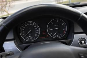 Grey BMW 318 2010 in Jelgava, with an engine capacity of 2.00 L and mileage of 281 thousand km for 5500 €, photo 31 on AUTOMOTO.COM.LV