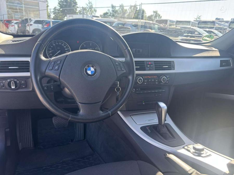 Pelēks BMW 318 2010 Marijampole, ar dzinēja tilpumu 2.00 L un nobraukumu 336 tūkst. km par 3750 €, foto 10 vietnē AUTOMOTO.COM.LV