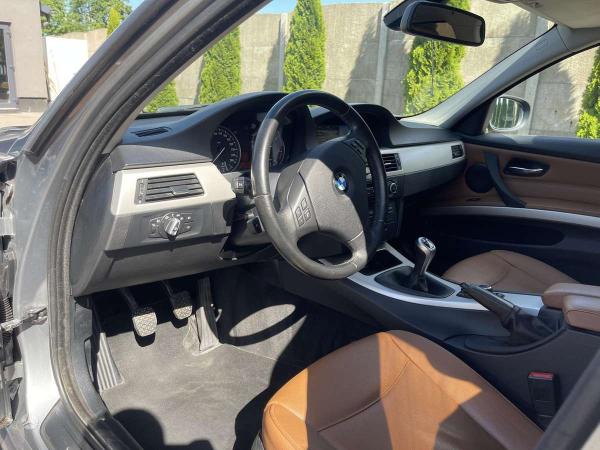 Grey BMW 318 2010 in Taurage, with an engine capacity of 2.00 L and mileage of 320 thousand km for 3800 €, photo 10 on AUTOMOTO.COM.LV