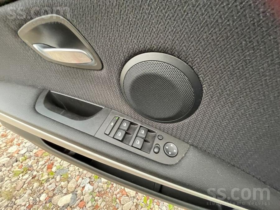 Grey BMW 318 2010 in Cesis, with an engine capacity of 2.00 L and mileage of 0 thousand km for 4150 €, photo 9 on AUTOMOTO.COM.LV