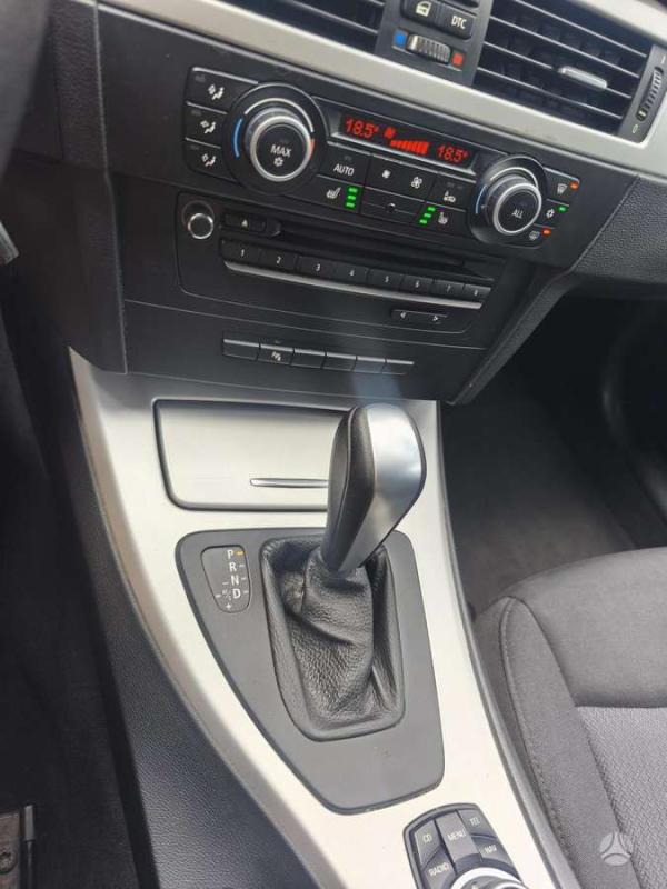 Pelēks BMW 318 2010 Kauņa, ar dzinēja tilpumu 2.00 L un nobraukumu 290 tūkst. km par 3900 €, foto 6 vietnē AUTOMOTO.COM.LV