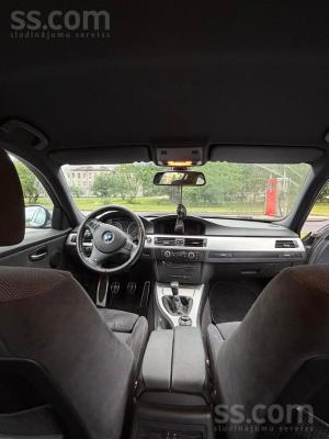 Grey BMW 318 2010 in Liepaja, with an engine capacity of 2.00 L and mileage of 327 thousand km for 3999 €, photo 6 on AUTOMOTO.COM.LV