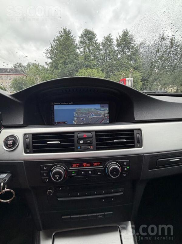 Grey BMW 318 2010 in Liepaja, with an engine capacity of 2.00 L and mileage of 327 thousand km for 3999 €, photo 7 on AUTOMOTO.COM.LV
