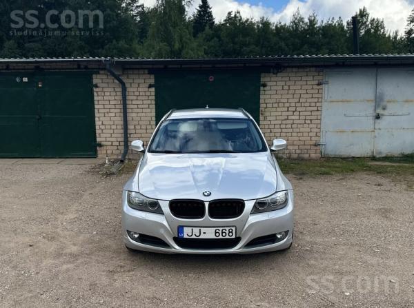 Pelēks BMW 318 2010 Daugavpils, ar dzinēja tilpumu 2.00 L un nobraukumu 265 tūkst. km par 5775 €, foto 1 vietnē AUTOMOTO.COM.LV