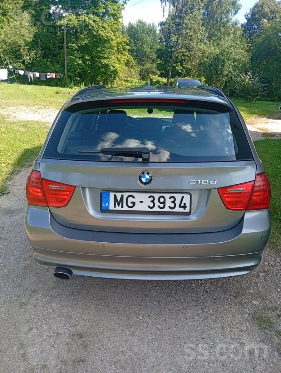Pelēks BMW 318 2010 Ogre, ar dzinēja tilpumu 2.00 L un nobraukumu 285 tūkst. km par 4700 €, foto 5 vietnē AUTOMOTO.COM.LV