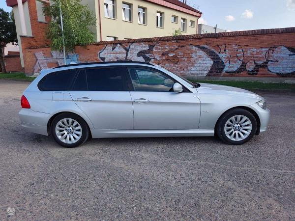 Grey BMW 318 2010 in Siauliai, with an engine capacity of 2.00 L and mileage of 271 thousand km for 4700 €, photo 7 on AUTOMOTO.COM.LV