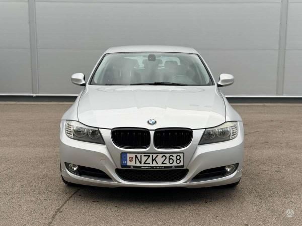 Grey BMW 318 2010 in Utena, with an engine capacity of 2.00 L and mileage of 286 thousand km for 3990 €, photo 6 on AUTOMOTO.COM.LV
