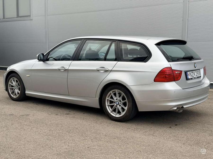 Grey BMW 318 2010 in Utena, with an engine capacity of 2.00 L and mileage of 286 thousand km for 3990 €, photo 13 on AUTOMOTO.COM.LV