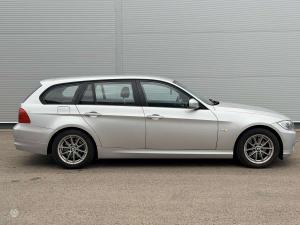 Grey BMW 318 2010 in Utena, with an engine capacity of 2.00 L and mileage of 286 thousand km for 3990 €, photo 14 on AUTOMOTO.COM.LV