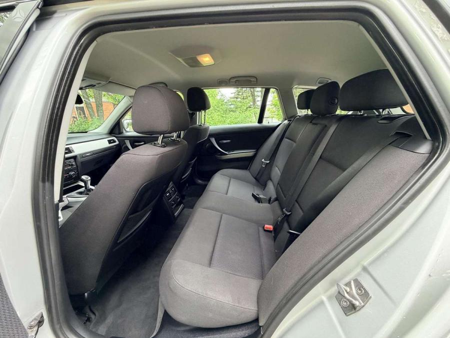 Grey BMW 318 2010 in Utena, with an engine capacity of 2.00 L and mileage of 286 thousand km for 3990 €, photo 21 on AUTOMOTO.COM.LV