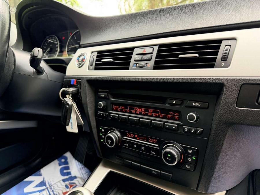 Grey BMW 318 2010 in Utena, with an engine capacity of 2.00 L and mileage of 286 thousand km for 3990 €, photo 26 on AUTOMOTO.COM.LV