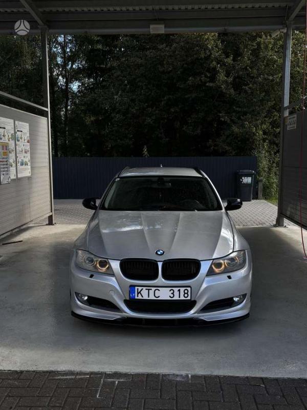 Grey BMW 318 2010 in Vilnius, with an engine capacity of 2.00 L and mileage of 340 thousand km for 3950 €, photo 1 on AUTOMOTO.COM.LV
