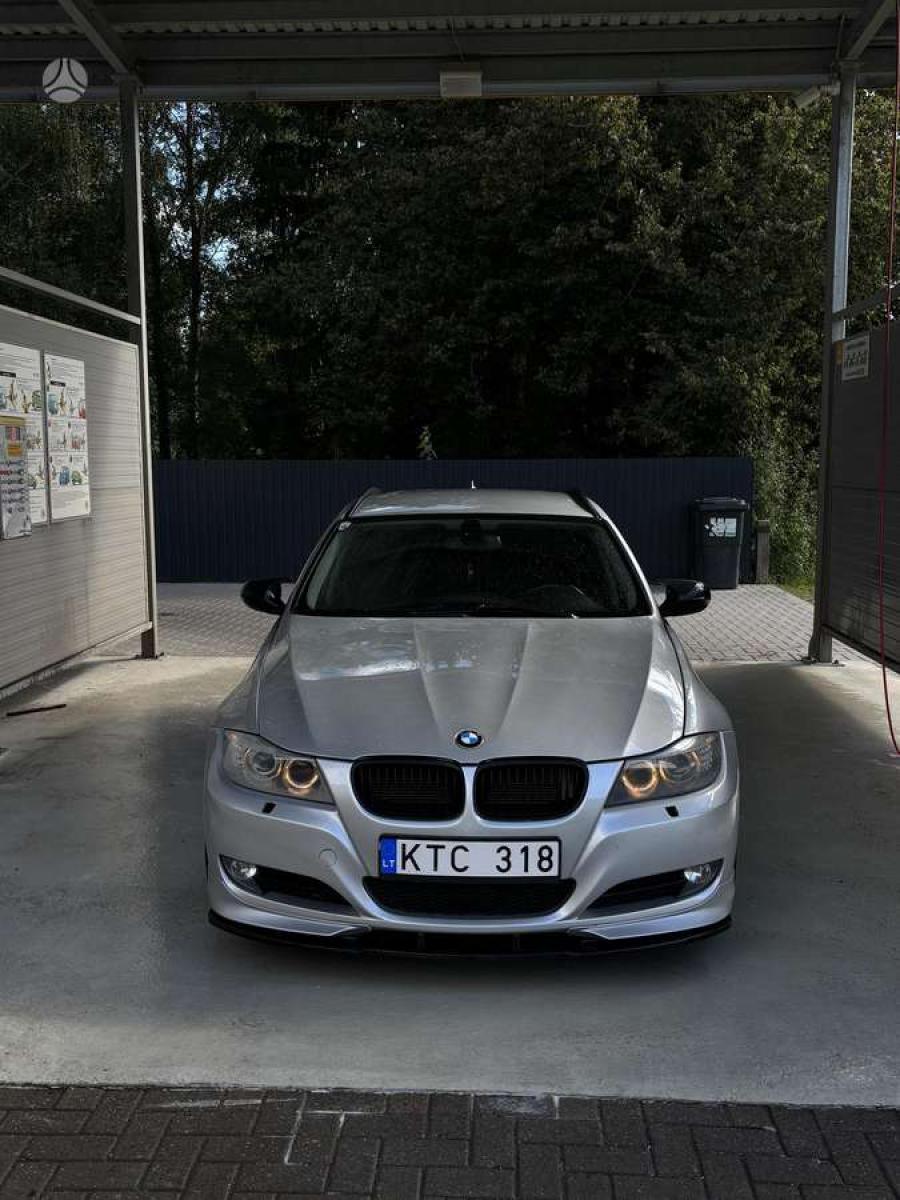 Grey BMW 318 2010 in Vilnius, with an engine capacity of 2.00 L and mileage of 340 thousand km for 3950 €, photo 1 on AUTOMOTO.COM.LV