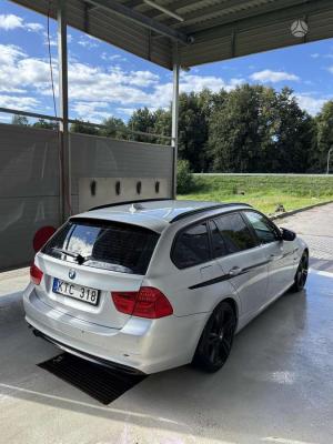 Grey BMW 318 2010 in Vilnius, with an engine capacity of 2.00 L and mileage of 340 thousand km for 3950 €, photo 5 on AUTOMOTO.COM.LV