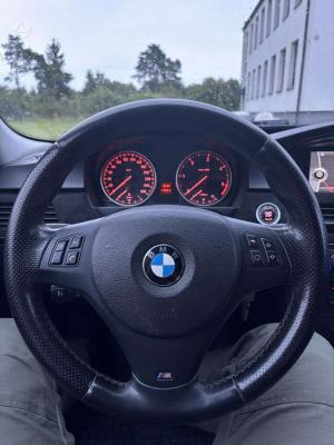 Grey BMW 318 2010 in Vilnius, with an engine capacity of 2.00 L and mileage of 340 thousand km for 3950 €, photo 8 on AUTOMOTO.COM.LV