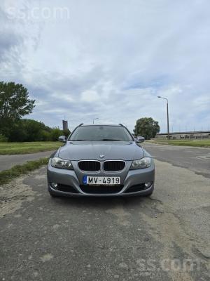 Pelēks BMW 318 2010 Rīga, ar dzinēja tilpumu 2.00 L un nobraukumu 304 tūkst. km par 4950 €, foto  vietnē AUTOMOTO.COM.LV