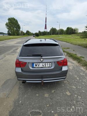 Grey BMW 318 2010 in Riga, with an engine capacity of 2.00 L and mileage of 304 thousand km for 4950 €, photo 4 on AUTOMOTO.COM.LV