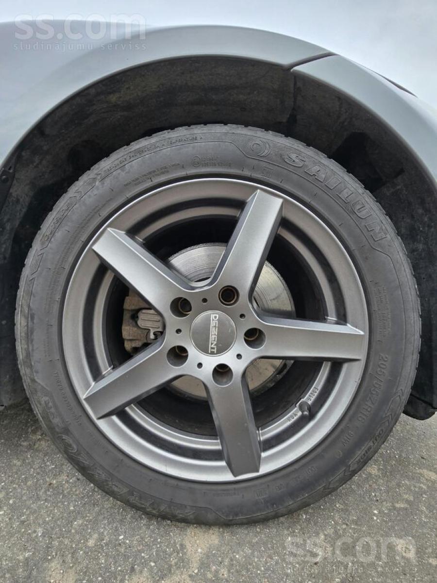 Grey BMW 318 2010 in Riga, with an engine capacity of 2.00 L and mileage of 304 thousand km for 4950 €, photo 8 on AUTOMOTO.COM.LV