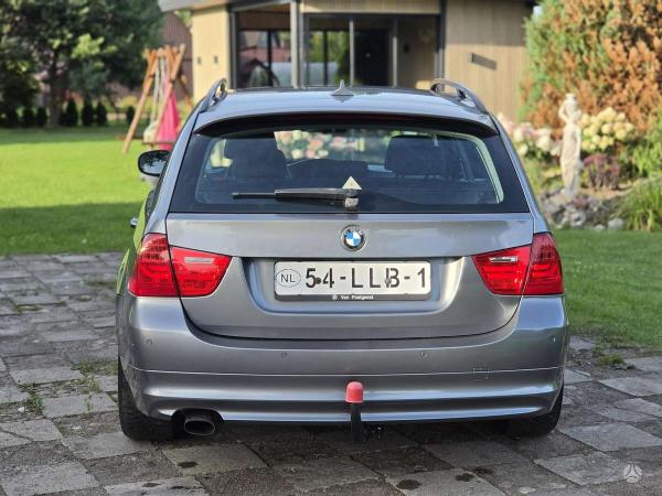 BMW 318 2010 Panevēža vietnē Pelēks BMW 318 2010 Panevēža, ar dzinēja tilpumu 2.00 L un nobraukumu 290 tūkst. km par 3950 €, foto 6 vietnē AUTOMOTO.COM.LV