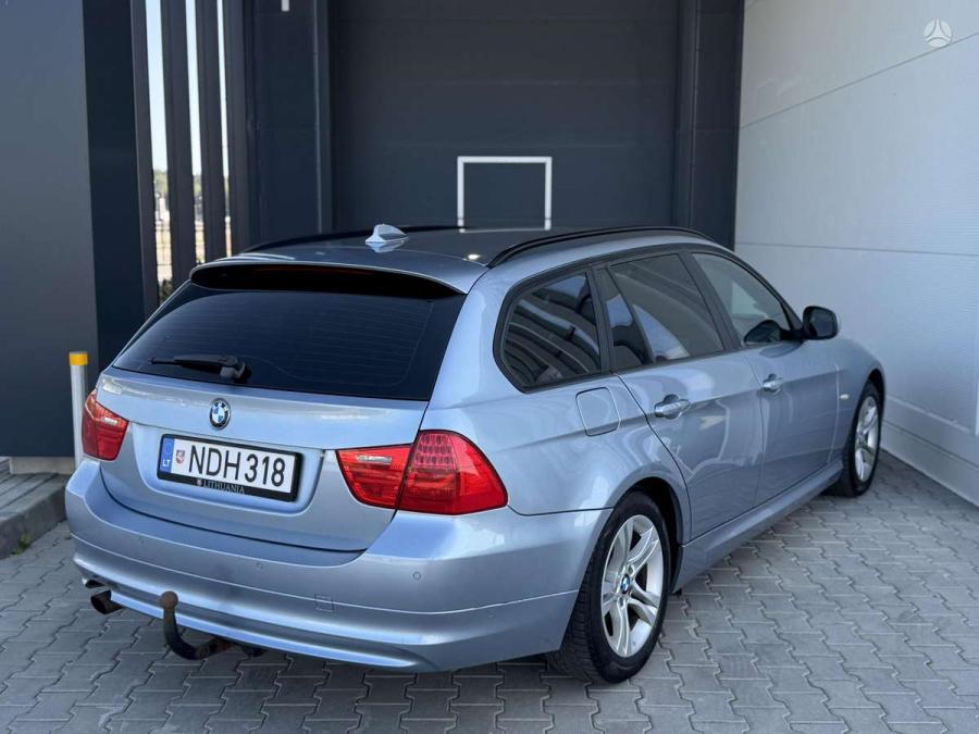 Grey BMW 318 2010 in Vilnius, with an engine capacity of 2.00 L and mileage of 342 thousand km for 3400 €, photo 4 on AUTOMOTO.COM.LV