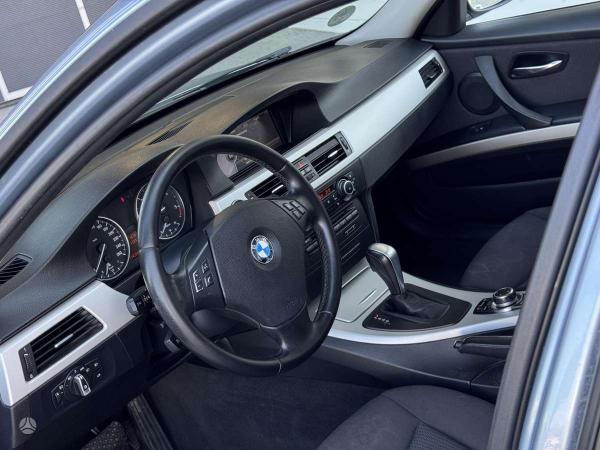 Grey BMW 318 2010 in Vilnius, with an engine capacity of 2.00 L and mileage of 342 thousand km for 3400 €, photo 7 on AUTOMOTO.COM.LV