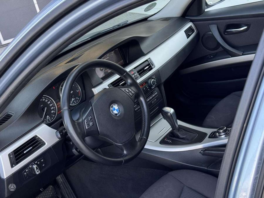 Grey BMW 318 2010 in Vilnius, with an engine capacity of 2.00 L and mileage of 342 thousand km for 3400 €, photo 7 on AUTOMOTO.COM.LV