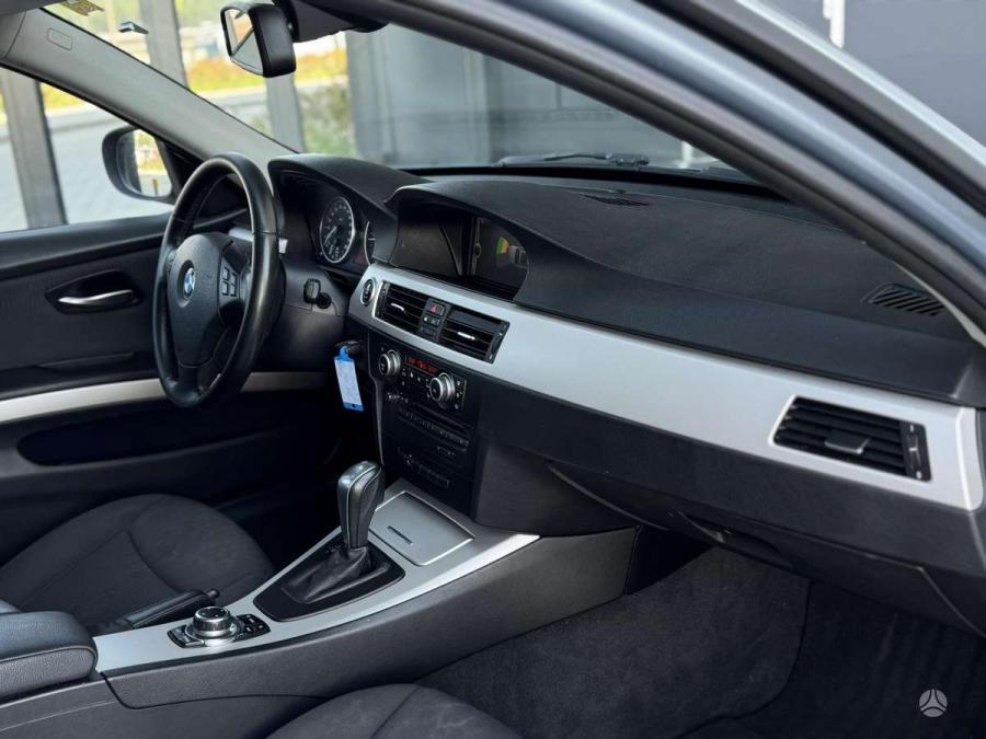 Grey BMW 318 2010 in Vilnius, with an engine capacity of 2.00 L and mileage of 342 thousand km for 3400 €, photo 9 on AUTOMOTO.COM.LV