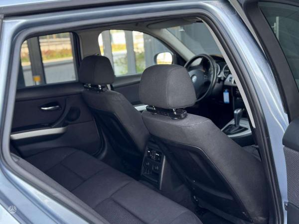 Grey BMW 318 2010 in Vilnius, with an engine capacity of 2.00 L and mileage of 342 thousand km for 3400 €, photo 10 on AUTOMOTO.COM.LV