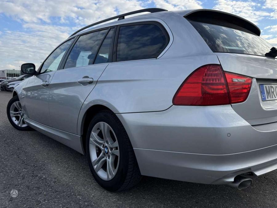 Серый БМВ 318 2010 в Вильнюс, объемом двигателя 2.00 л и пробегом 349 тыс. км за 3690 €, фото 13 на AUTOMOTO.COM.LV