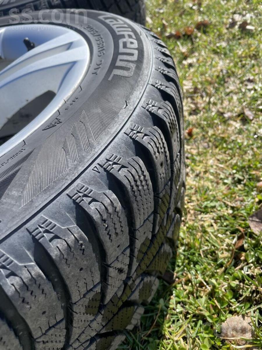Pelēks BMW 318 2010 Limbaži, ar dzinēja tilpumu 2.00 L un nobraukumu 321 tūkst. km par 5900 €, foto 18 vietnē AUTOMOTO.COM.LV