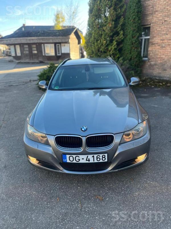 Grey BMW 318 2011 in Cesis, with an engine capacity of 2.00 L and mileage of 319 thousand km for 4800 €, photo 2 on AUTOMOTO.COM.LV