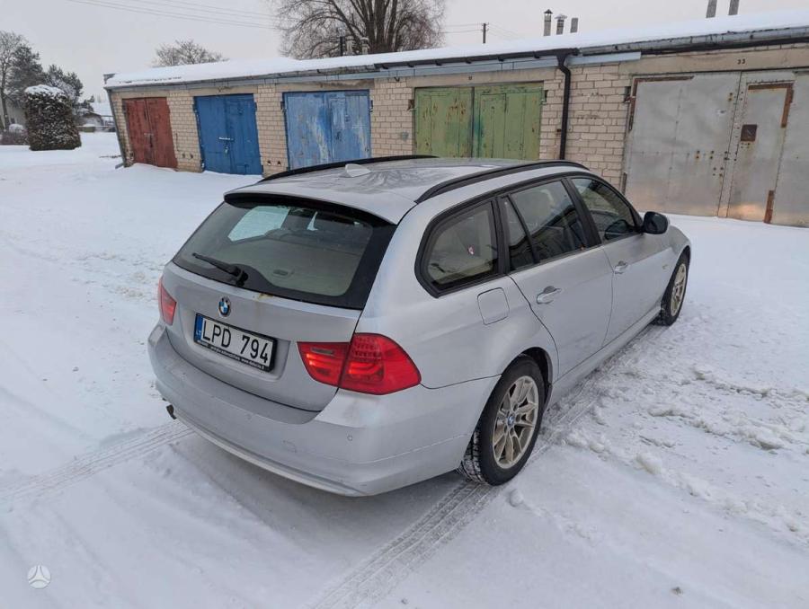 Pelēks BMW 318 2011 Panevēža, ar dzinēja tilpumu 2.00 L un nobraukumu 237 tūkst. km par 4300 €, foto 3 vietnē AUTOMOTO.COM.LV