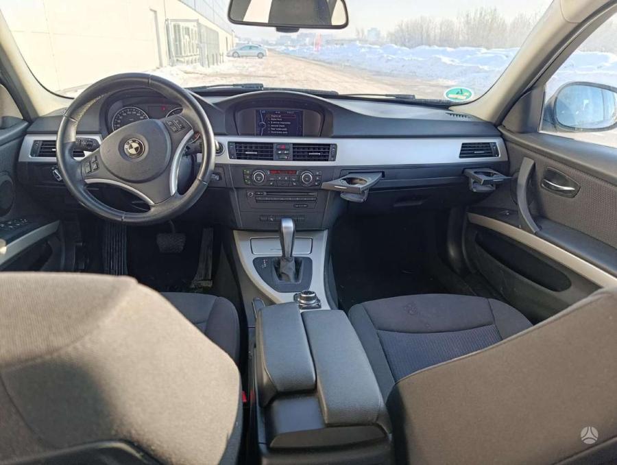 Pelēks BMW 318 2011 Panevēža, ar dzinēja tilpumu 2.00 L un nobraukumu 322 tūkst. km par 4999 €, foto 6 vietnē AUTOMOTO.COM.LV