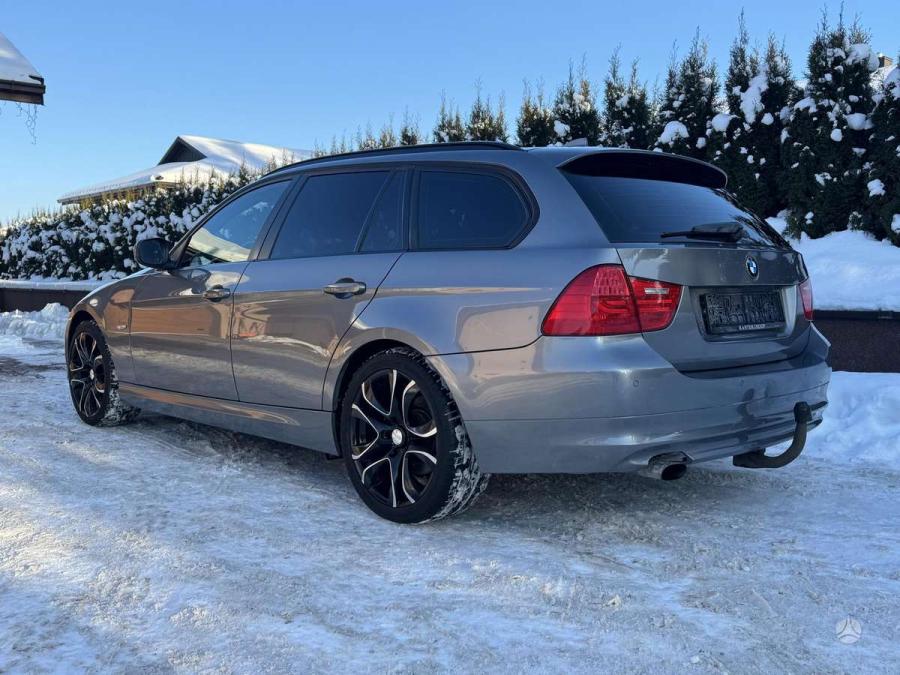 Grey BMW 318 2011 in Utena, with an engine capacity of 2.00 L and mileage of 247 thousand km for 3950 €, photo 5 on AUTOMOTO.COM.LV