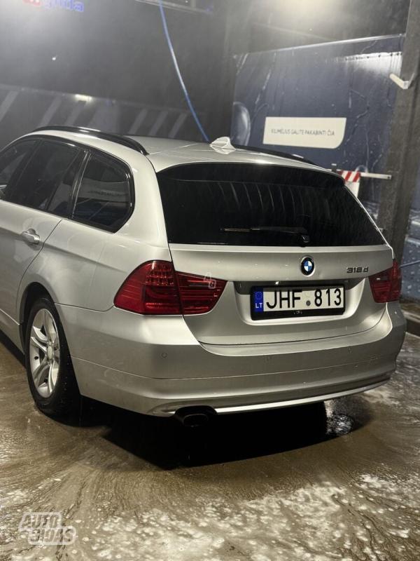 Grey BMW 318 2011 in Vilnius, with an engine capacity of 2.00 L and mileage of 435 thousand km for 4200 €, photo 4 on AUTOMOTO.COM.LV