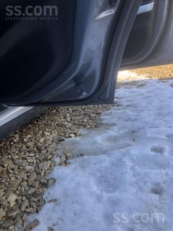 Grey BMW 318 2011 in Jurmala, with an engine capacity of 2.00 L and mileage of 191 thousand km for 4800 €, photo 10 on AUTOMOTO.COM.LV