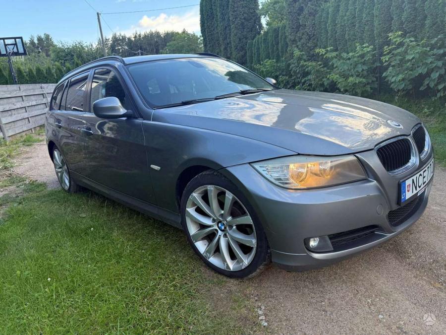 Grey BMW 318 2011 in Jonava, with an engine capacity of 2.00 L and mileage of 304 thousand km for 4200 €, photo 1 on AUTOMOTO.COM.LV