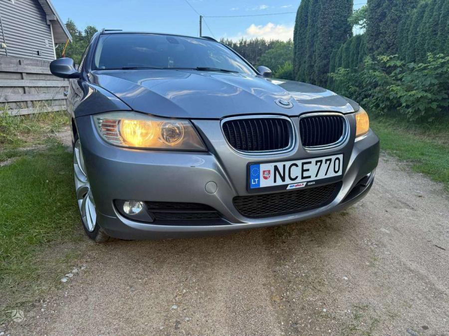 Grey BMW 318 2011 in Jonava, with an engine capacity of 2.00 L and mileage of 304 thousand km for 4200 €, photo 4 on AUTOMOTO.COM.LV