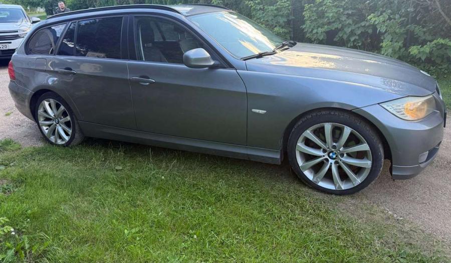 Grey BMW 318 2011 in Jonava, with an engine capacity of 2.00 L and mileage of 304 thousand km for 4200 €, photo 8 on AUTOMOTO.COM.LV