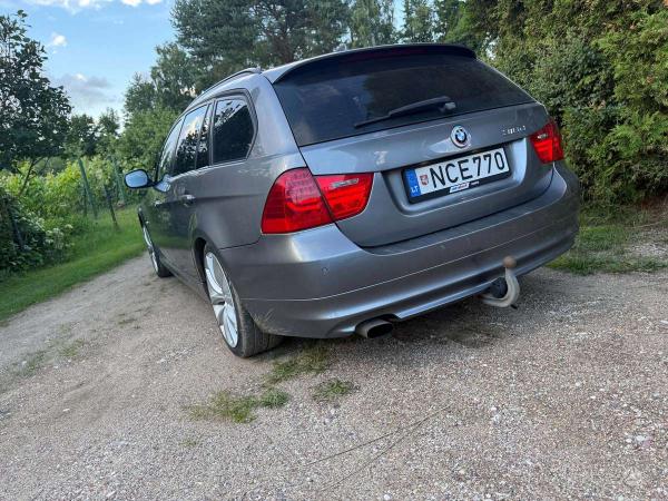 Grey BMW 318 2011 in Jonava, with an engine capacity of 2.00 L and mileage of 304 thousand km for 4200 €, photo 8 on AUTOMOTO.COM.LV