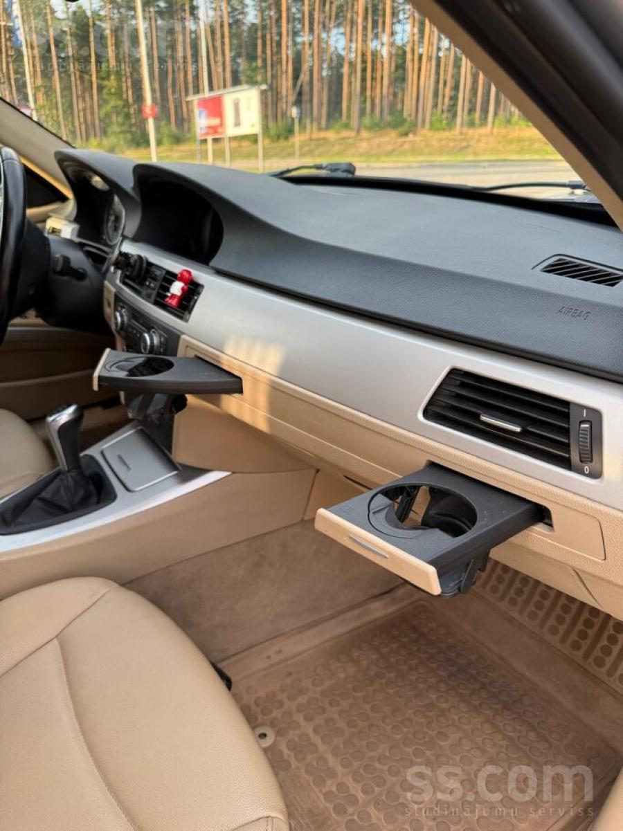 Grey BMW 318 2011 in Riga, with an engine capacity of 2.00 L and mileage of 348 thousand km for 4999 €, photo 8 on AUTOMOTO.COM.LV