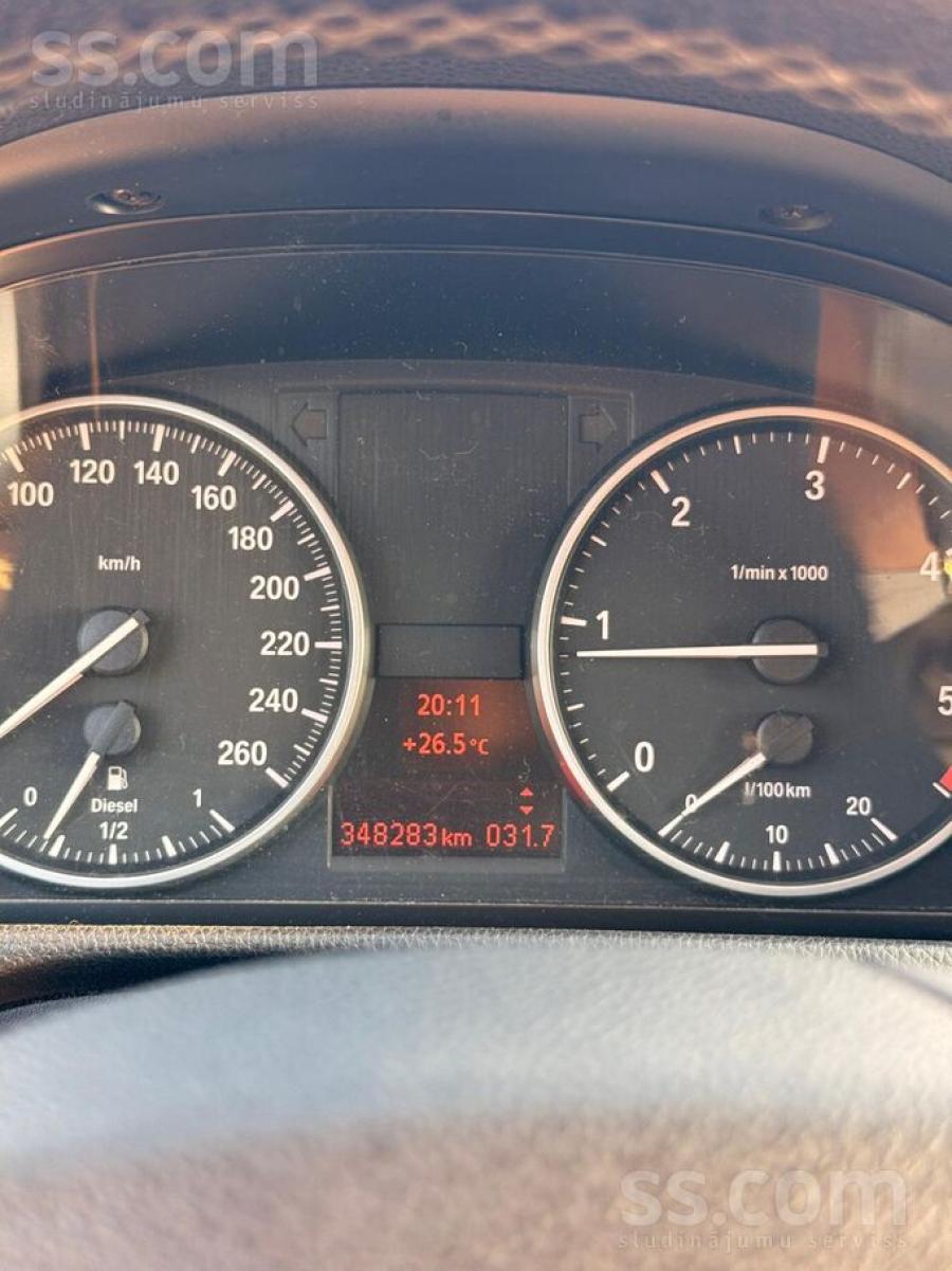 Grey BMW 318 2011 in Riga, with an engine capacity of 2.00 L and mileage of 348 thousand km for 4999 €, photo 15 on AUTOMOTO.COM.LV