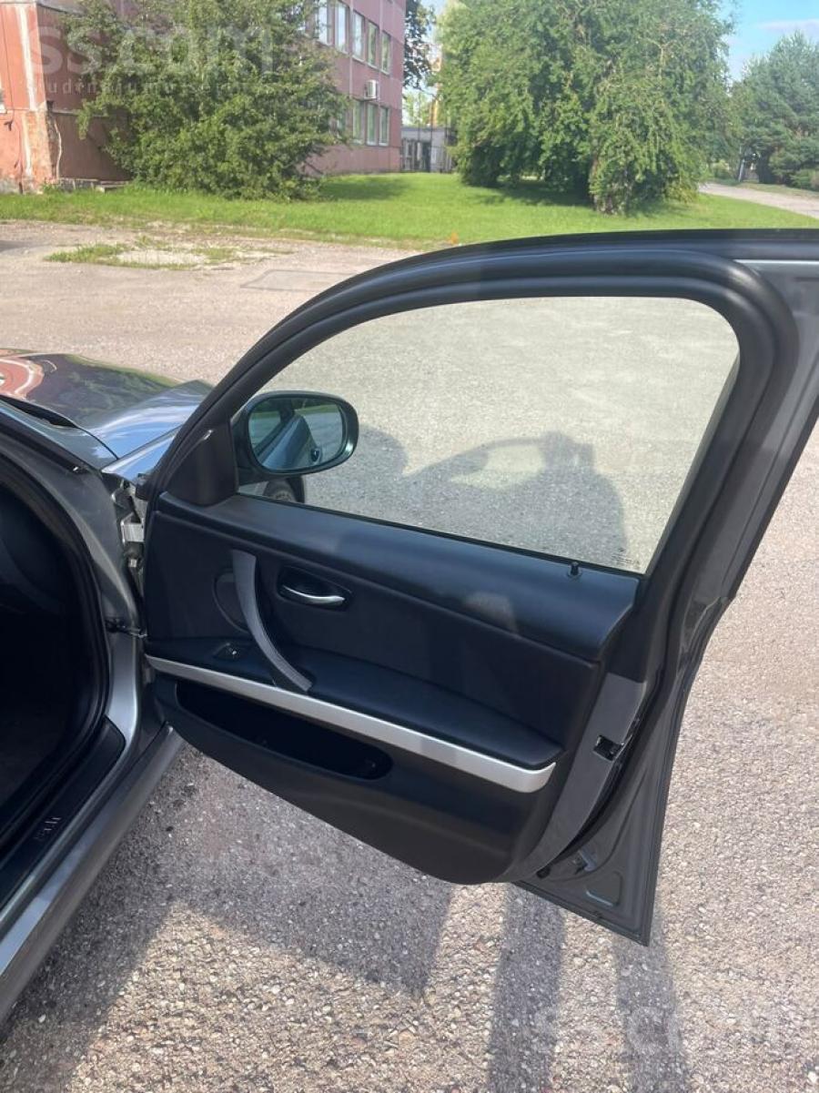 Pelēks BMW 318 2011 Jelgava, ar dzinēja tilpumu 2.00 L un nobraukumu 254 tūkst. km par 4900 €, foto 13 vietnē AUTOMOTO.COM.LV